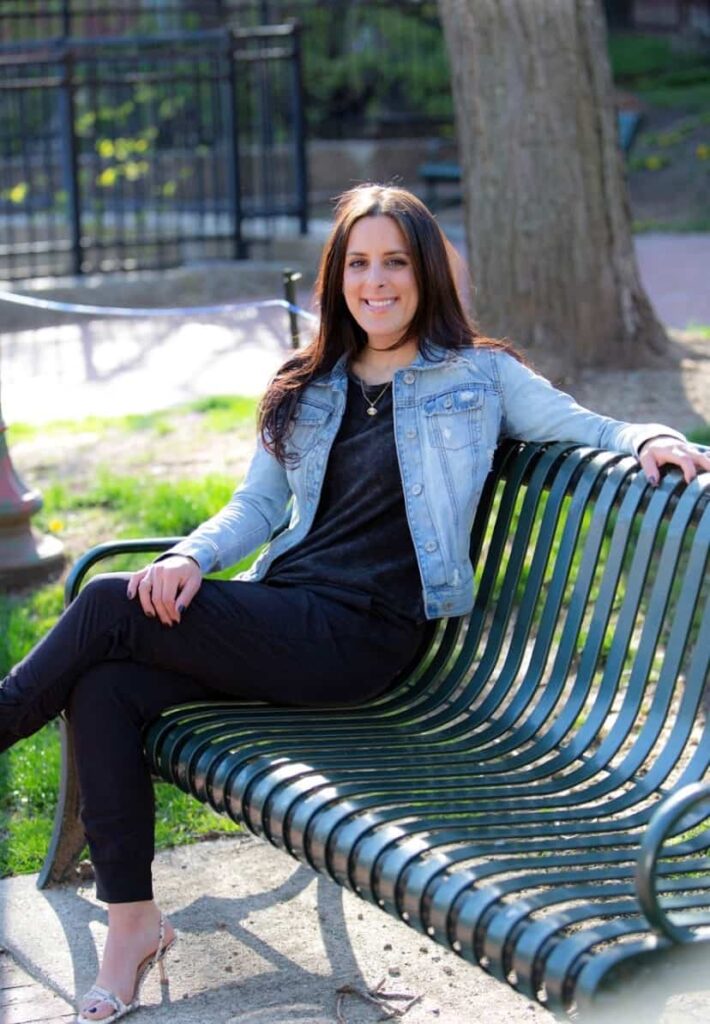 Meet Kristin Herzog – Entrepreneur + Founder of Lazulz | The Anna De La ...